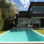 La Casa Negra de Andrés Remy Arquitectos