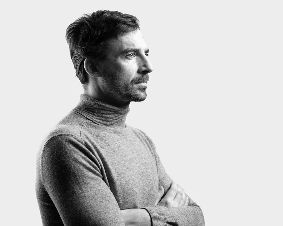 Taburete KAMI, inspirado por el arte japonés del origami