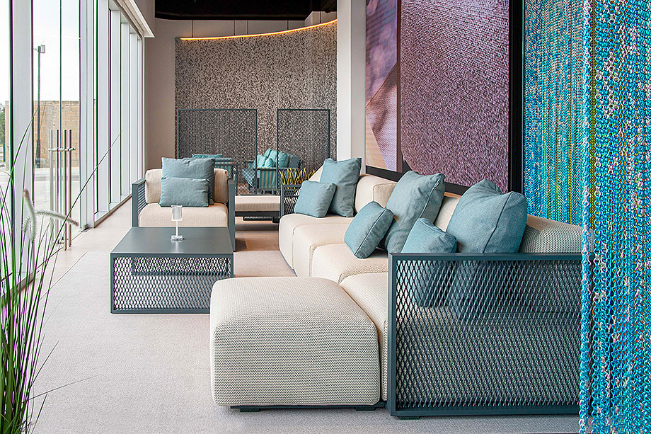 Teresa Sapey diseña el showroom de Vondom en Cancún