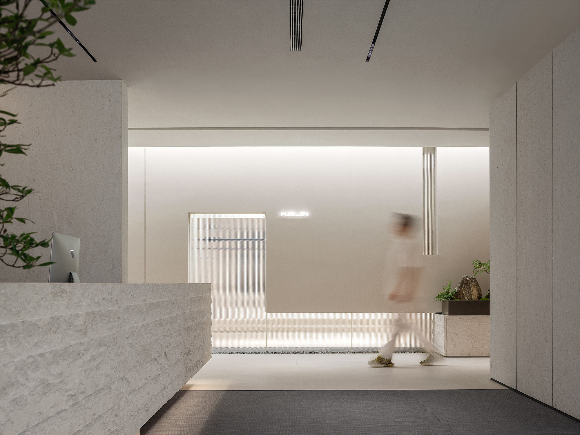 Showroom y oficinas de H.DIJIN por LubanEra·Design