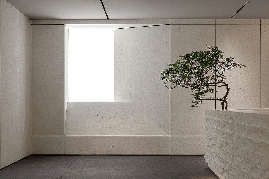 Showroom y oficinas de H.DIJIN por LubanEra·Design